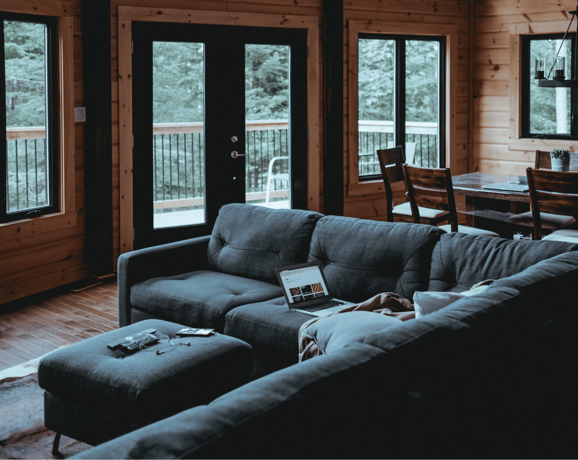 Black Windows: Trendy Fad or Timeless Elegance? | Mad City Blog